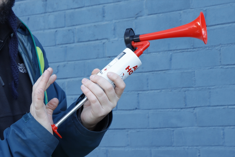 Hand Held Pump Action Hand Horn - Streetwize Accessories